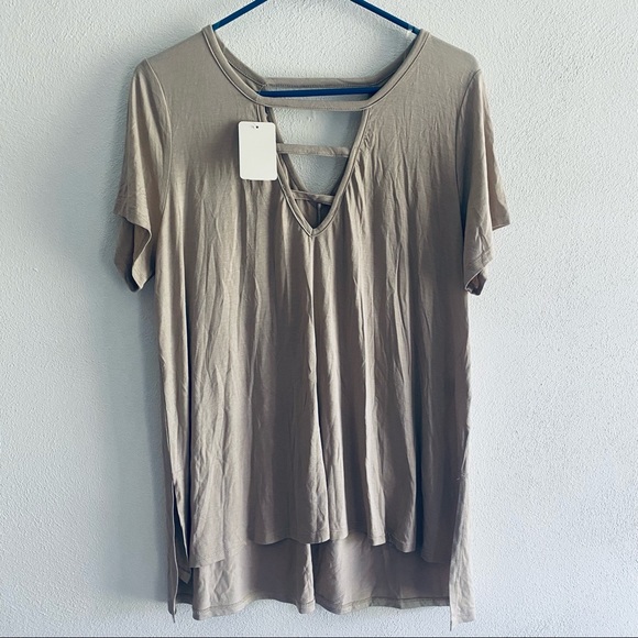Gilli | Tops | Nwt Gilli Boutique Tan Strappy Front Tee | Poshmark